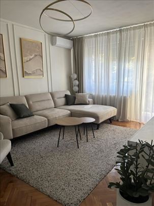 Dvosoban namešten stan Kod Železničke stanice
