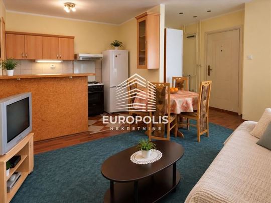 Trosoban stan, 70 m² – Voždovac, kod Super Vera ID