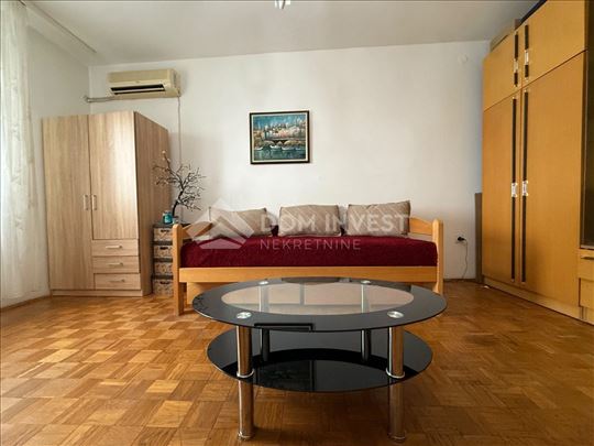 Crveni krst, Grčića Milenka, 2.0, 54m2
