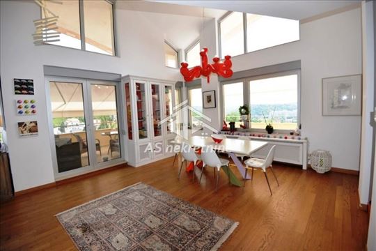 Beograd, Dedinje, Stan, 4.0, 251m2