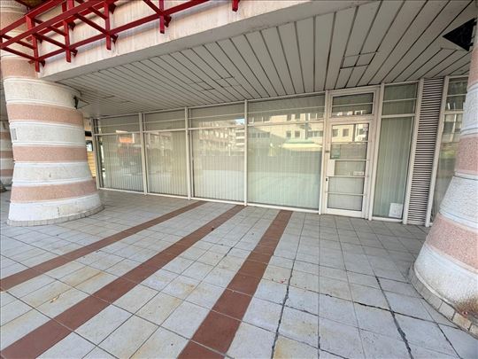 Lokal 30,86m2 u YUBC sa baštom 98,24m2