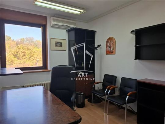Poslovni centar Košum- lokal- mereno 18m2 ID#16788