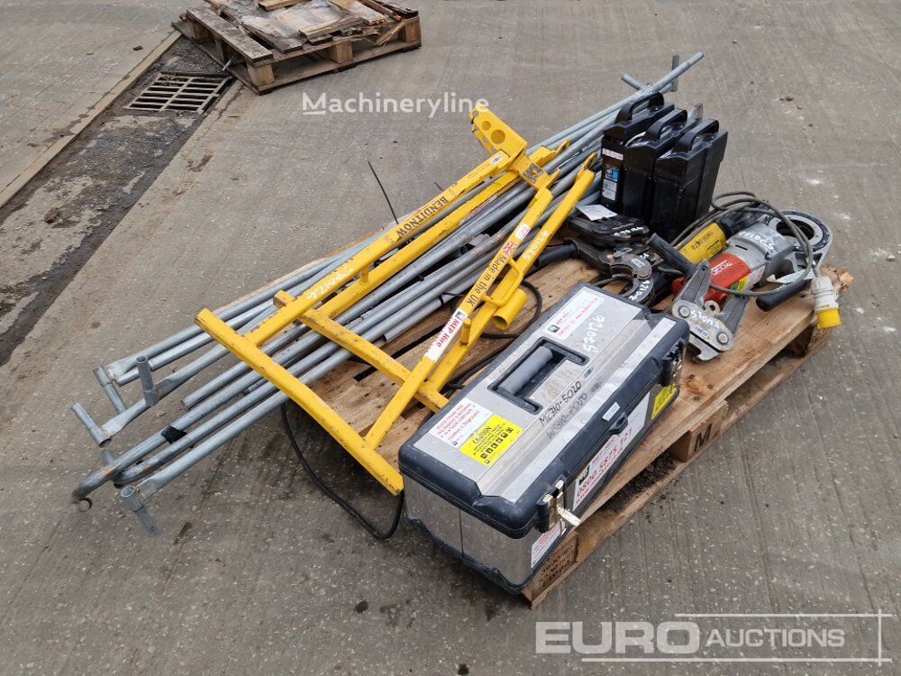 Prodaje se 110Volt Pipe Threading Machine (2 of), Pressing Jaw (3 of), Pres mašinu za narezivanje navoja na aukciji