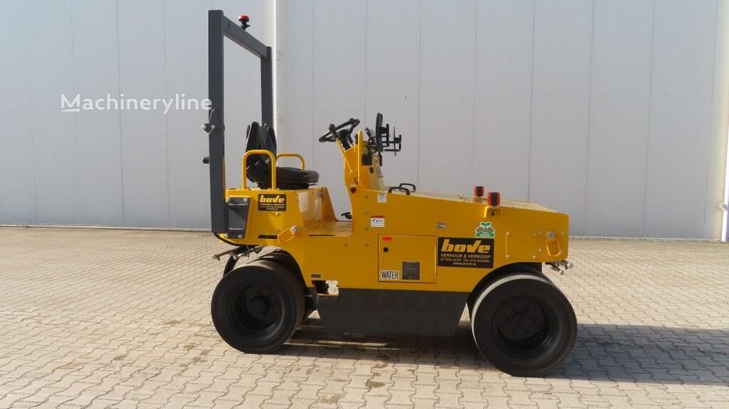 Sakai TS160-4 pneumatski valjak