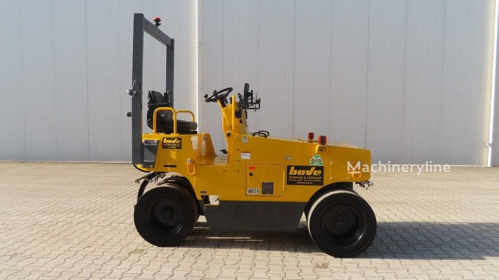 Sakai TS160-4 pneumatski valjak