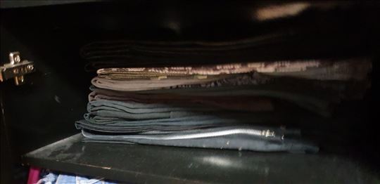 Zara - HM - pakovanje pantalona