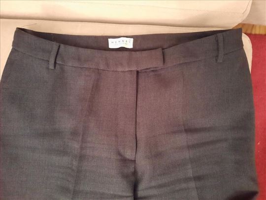 Ženske Hennes sive pantalone veličina 40