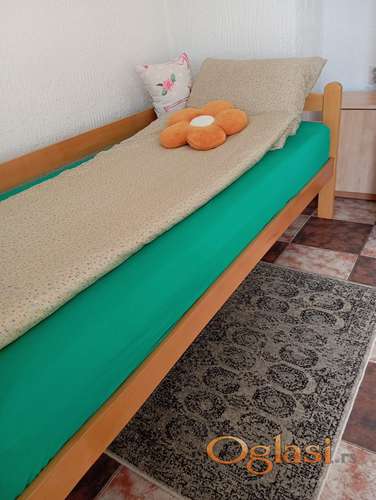 Stan na dan za 3 osobe u centru Sremske Kamenice