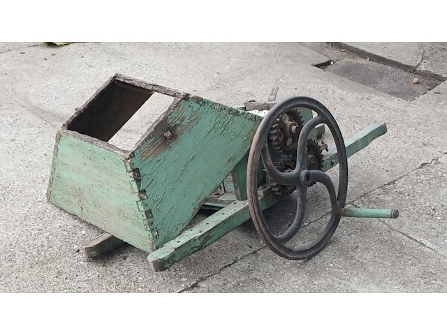 Kveča ili Muljača za grožđe - Retro