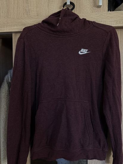 Nike duks