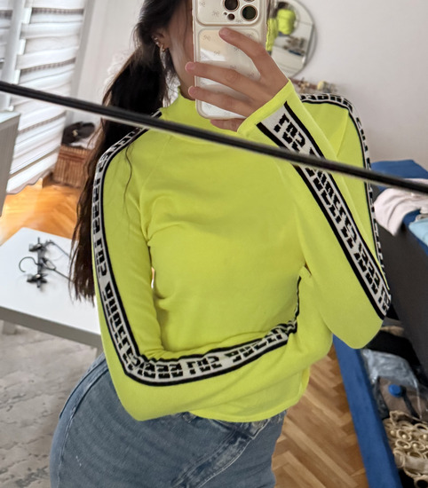 Dukserica nova bez etikete h&m