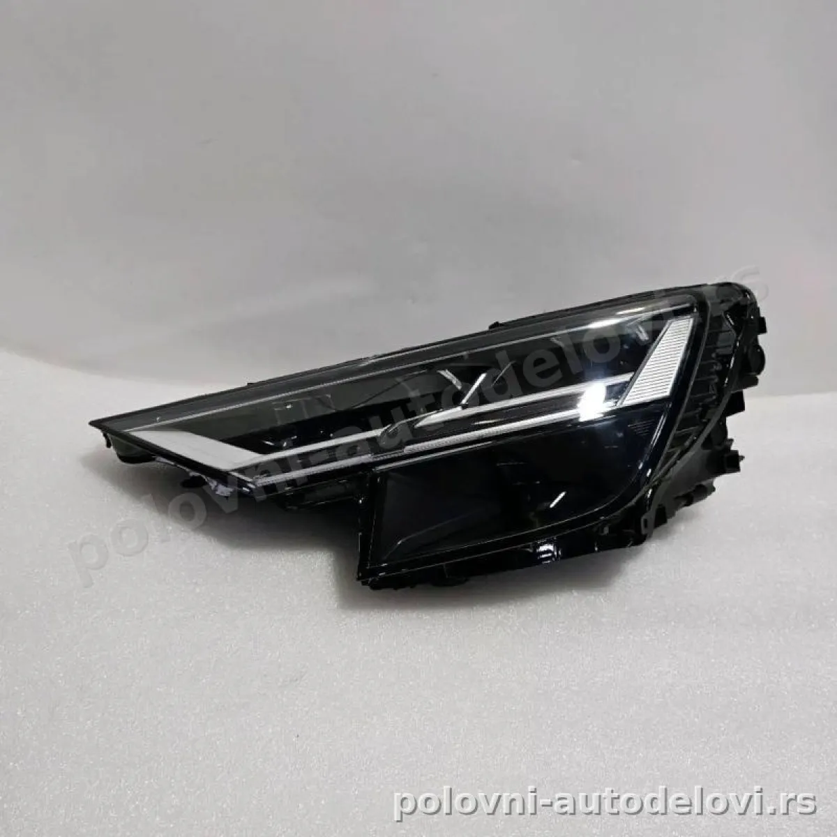 Audi Q8 SQ8 RS Q8 4M Full LED far levi 4M8941033
