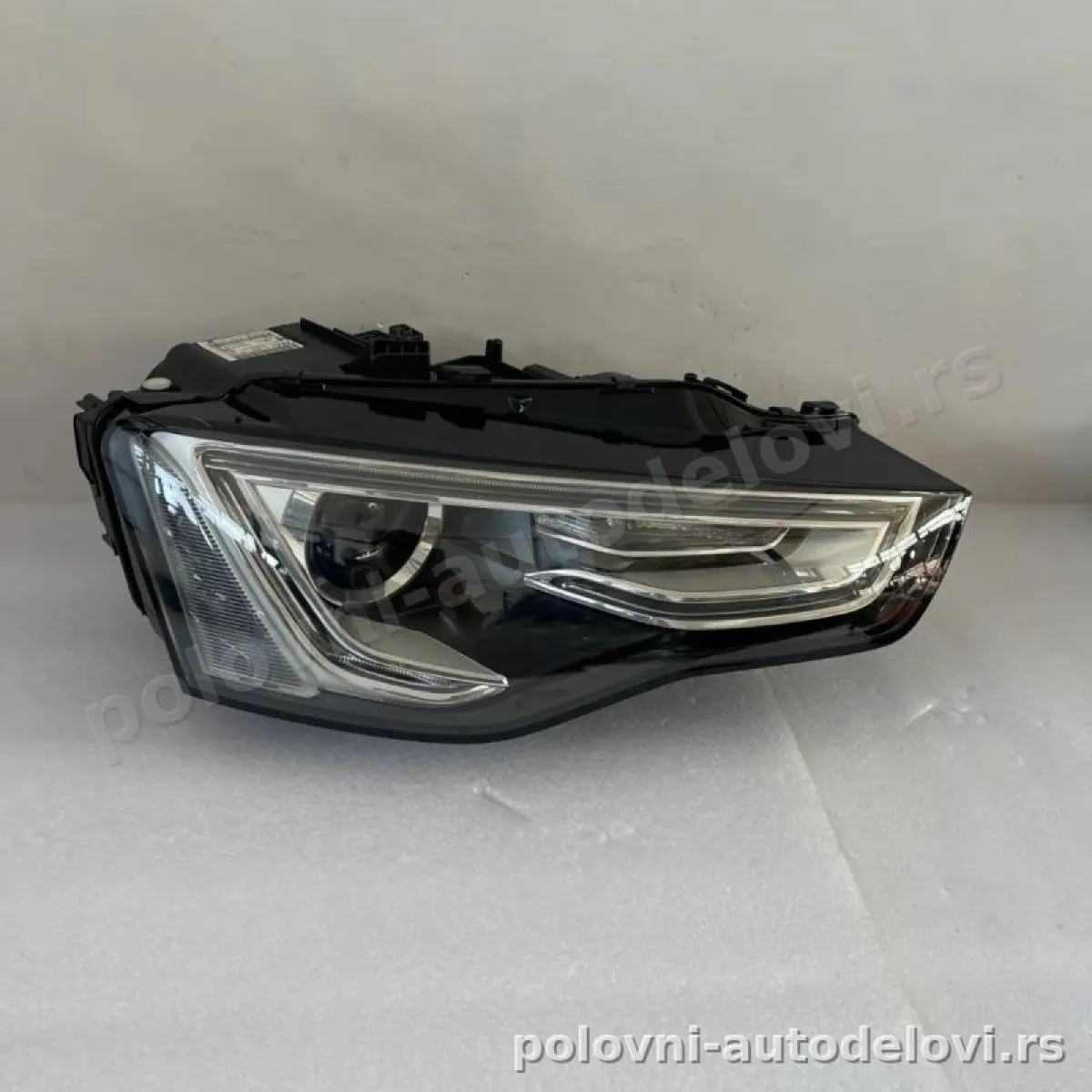 Audi A5 S5 RS5 8T Bi-Xenon LED far desni 8T0941044C