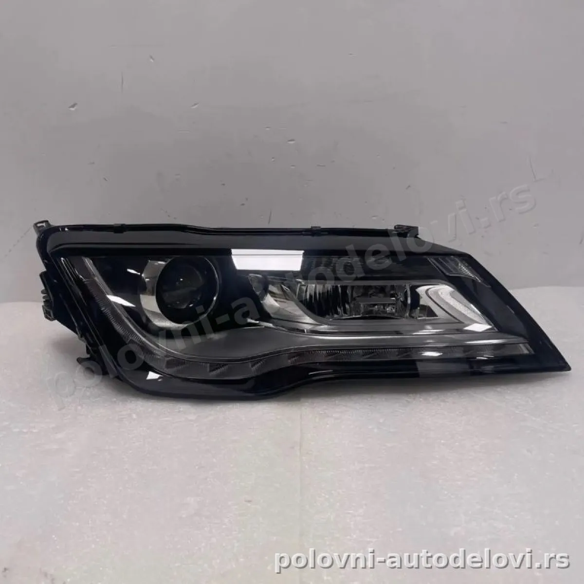 Audi A7 S7 RS7 4G Bi-Xenon LED far desni 4G8941044