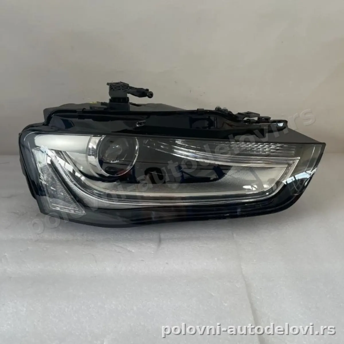 Audi A4 S4 RS4 B8 Bi-Xenon LED far desni 8K0941044C