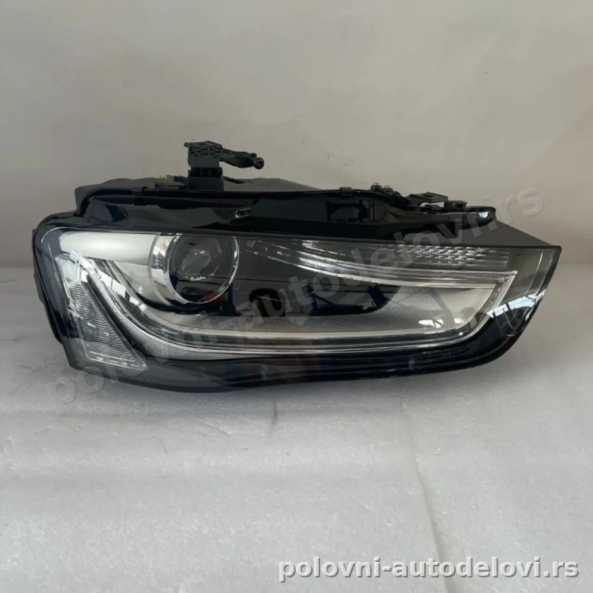 Audi A4 S4 RS4 B8 Bi-Xenon LED far desni 8K0941754C