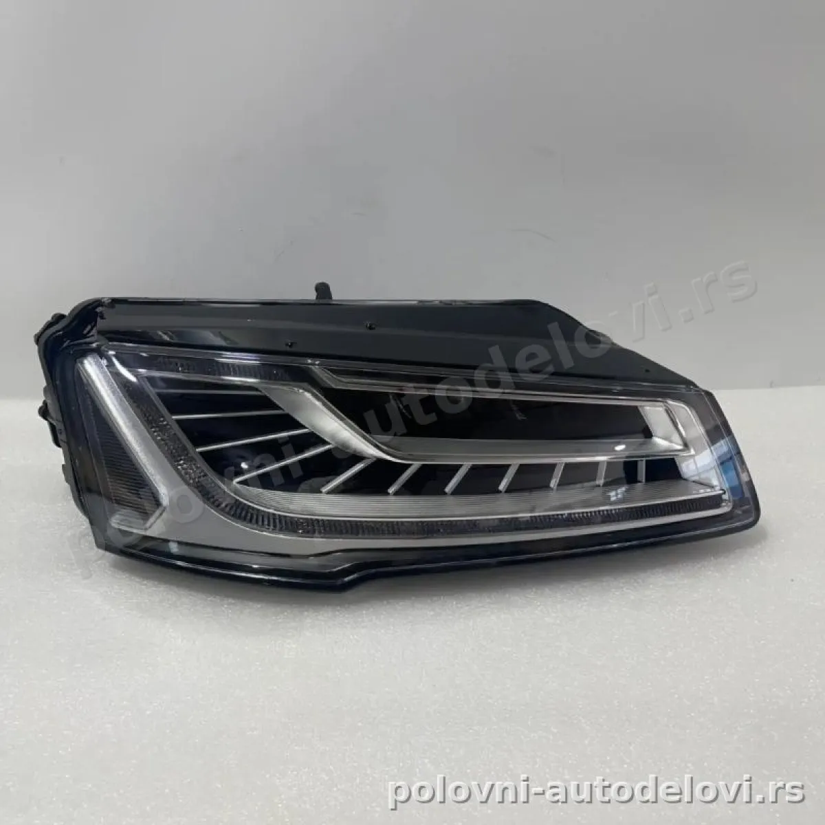 Audi A8 S8 4H Full LED Matrix far desni 4H0941036