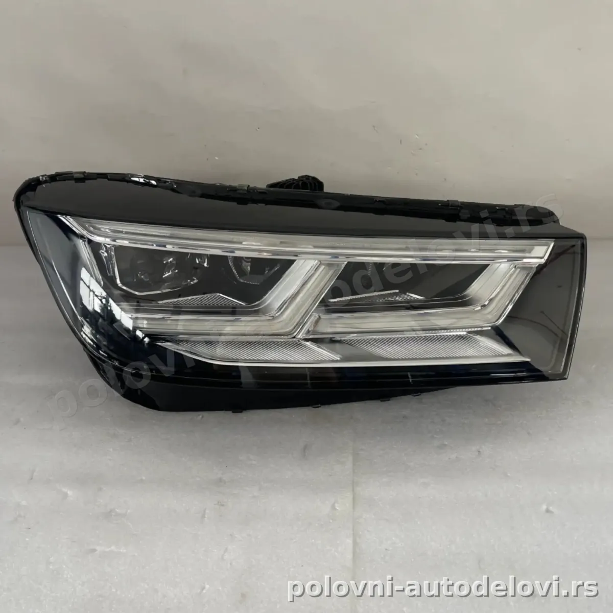 Audi Q5 SQ5 FY Full LED far desni 80A941034