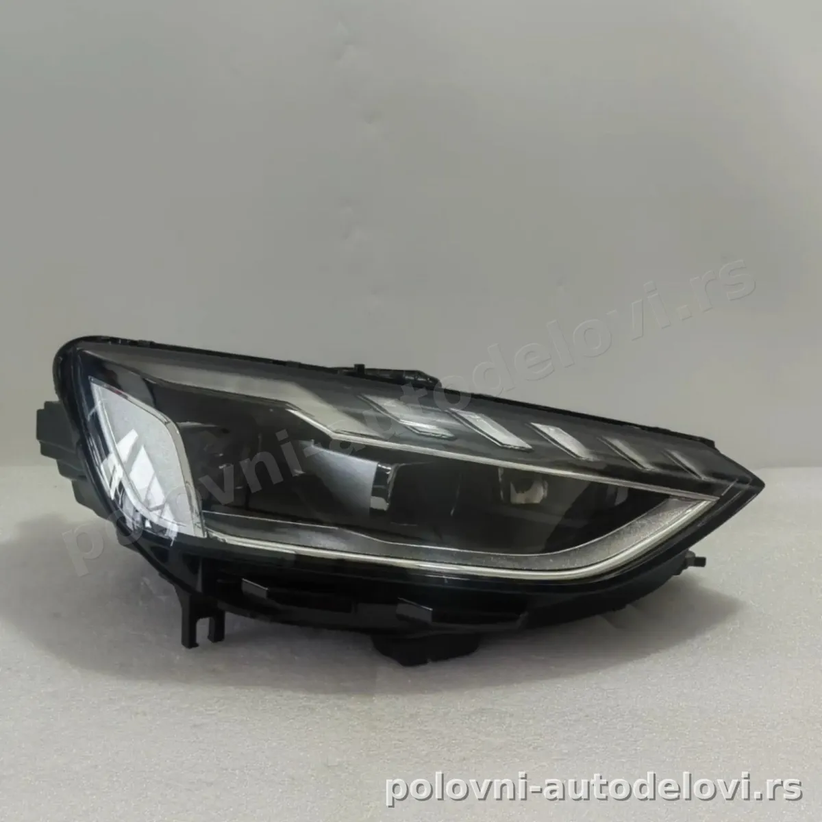 Audi A4 S4 RS4 B9 Full LED far desni 8W0941034D