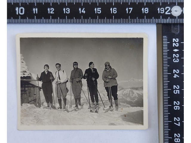 Skijaši u francuskim Alpima  1930