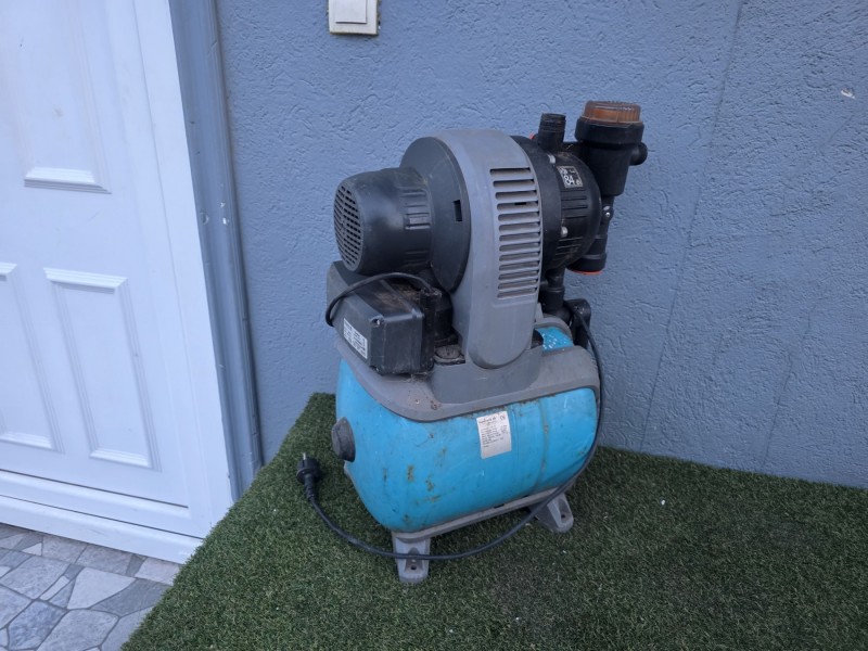 Husqvarna 40005 pumpa za vodu sa posudom Prodaje se Hu