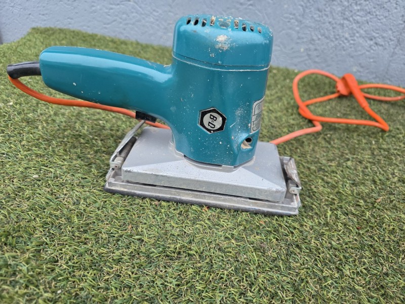 ack & Decker DN 46 Vibraciona brusilica 180 W Na prodaj