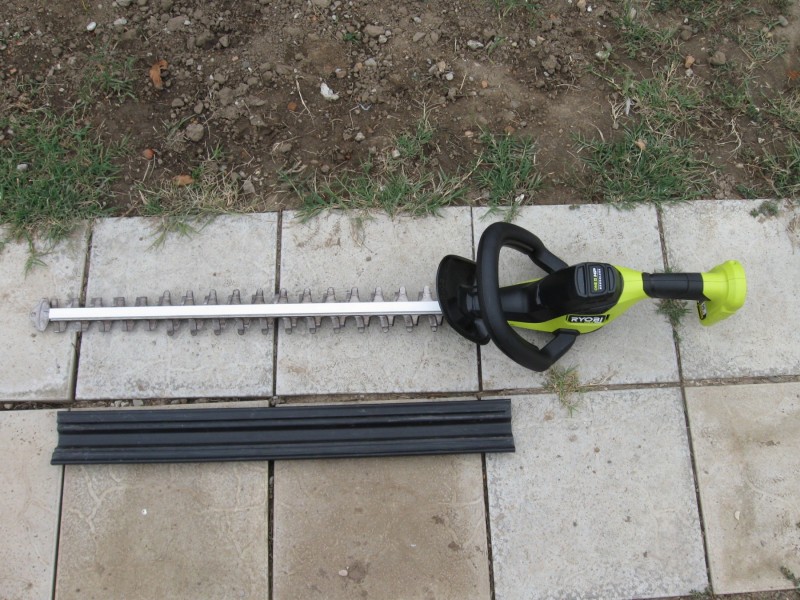 RYOBI RY18HTX60A aku makaze za zivu ogradu-citaj opis