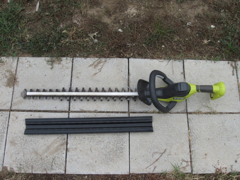 RYOBI RY18HT55A aku makaze za zivu ogradu-citaj opis