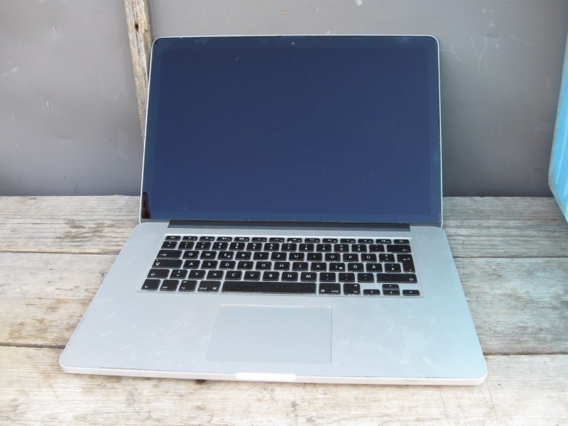 APPLE MacBook Pro A1398