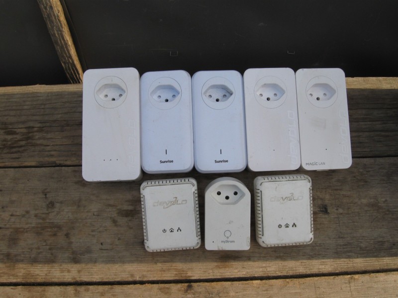 Power Line adapteri-8 komada po jednoj ceni-citaj opis