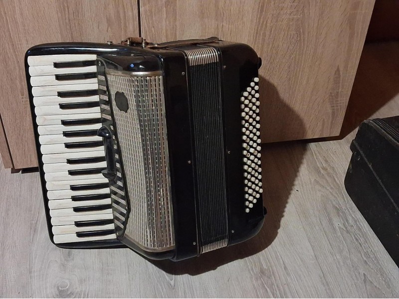 Harmonika 80 basa ( čitaj opis )