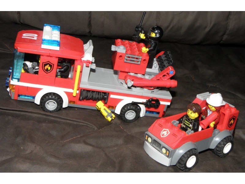 LEGO KOCKICE DELOVI: VATROGASCI 250gr.