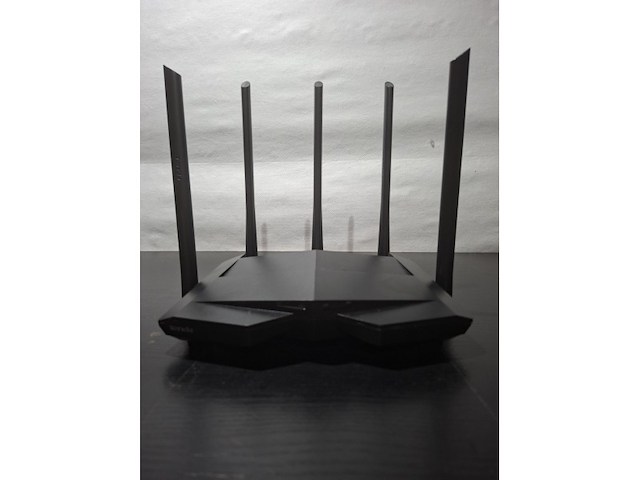 Tenda AC11 AC1200 Gigabitni ruter - Neispitan
