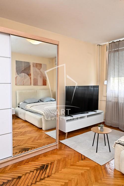 Moderno opremljena garsonjera na Vračaru ID#16796
850 €