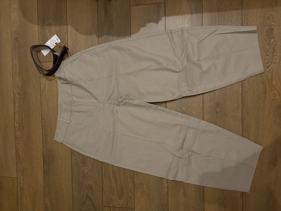 Zara balloon pantalone sa kaišem