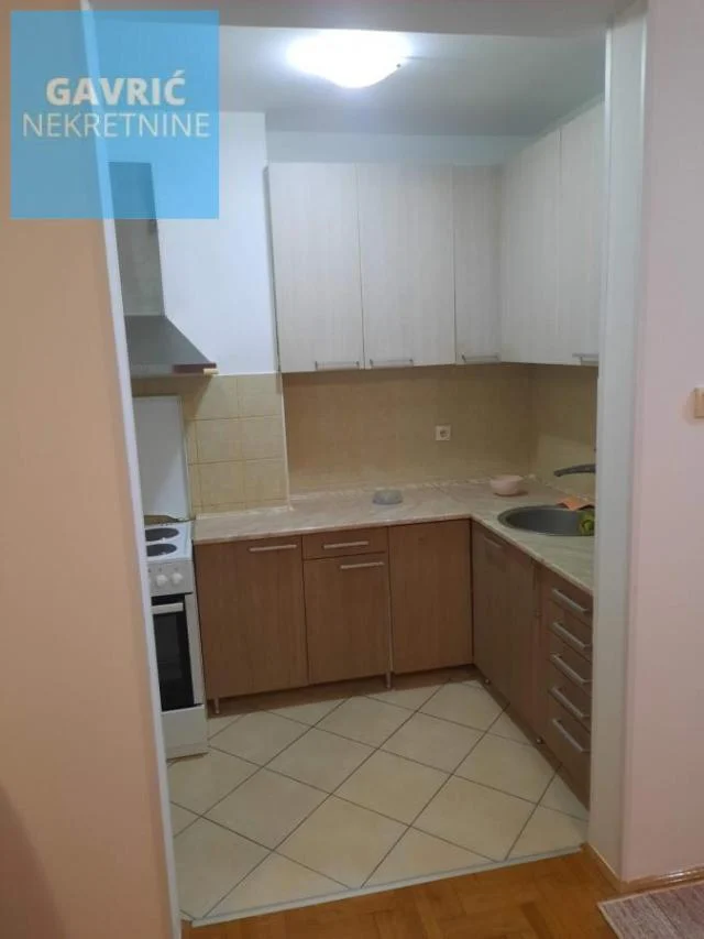 Garsonjera na Telepu, Novi Sad, 27 m², drugi sprat
