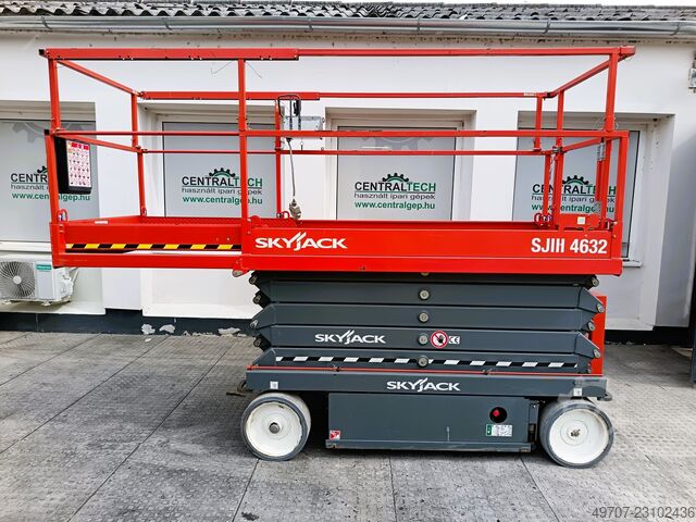 Makazasta radna platforma SKYJACK SJ III 4632
Skyjack SKYJACK SJ III 4632 11,7m Working height: 11.7 m