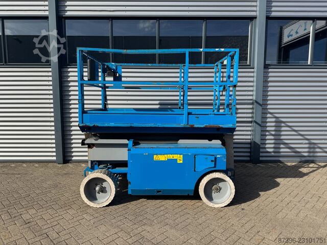 Genie GS3268 makazasta platforma, podizna radna platforma, makazasti lift (2008)
Genie GS3268 Hoogwerker Schaarhoogwerker Schaarlift (...