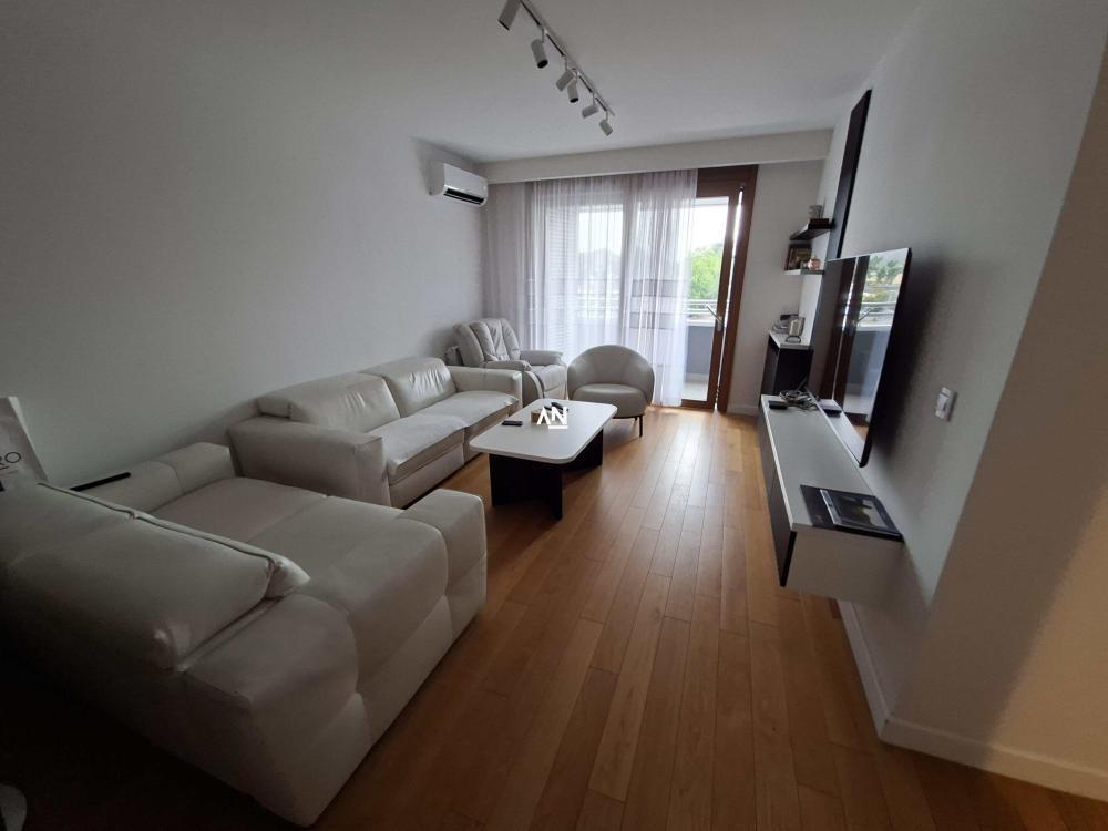 Jurija Gagarina, Trosoban stan na prodaju, 76m2, 335.000€