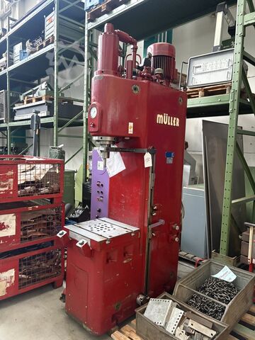 Column Pulling Press - Hidraulika
MÜLLER CEZ 25.13.6