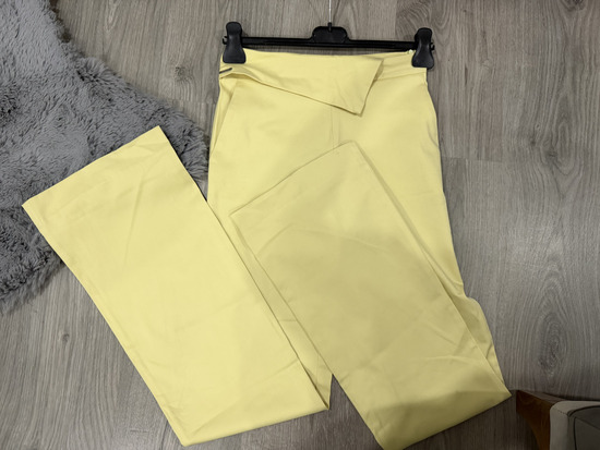 P... S... Fashion elegantne pantalone