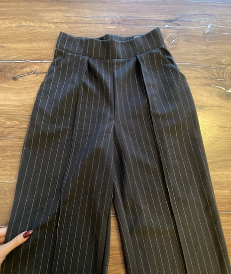 H&M elegantne pantalone na pruge