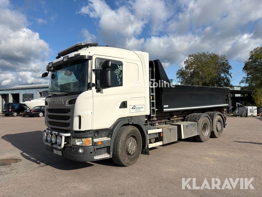 Prodaje se Scania G440 rol kiper sa kukom na aukciji