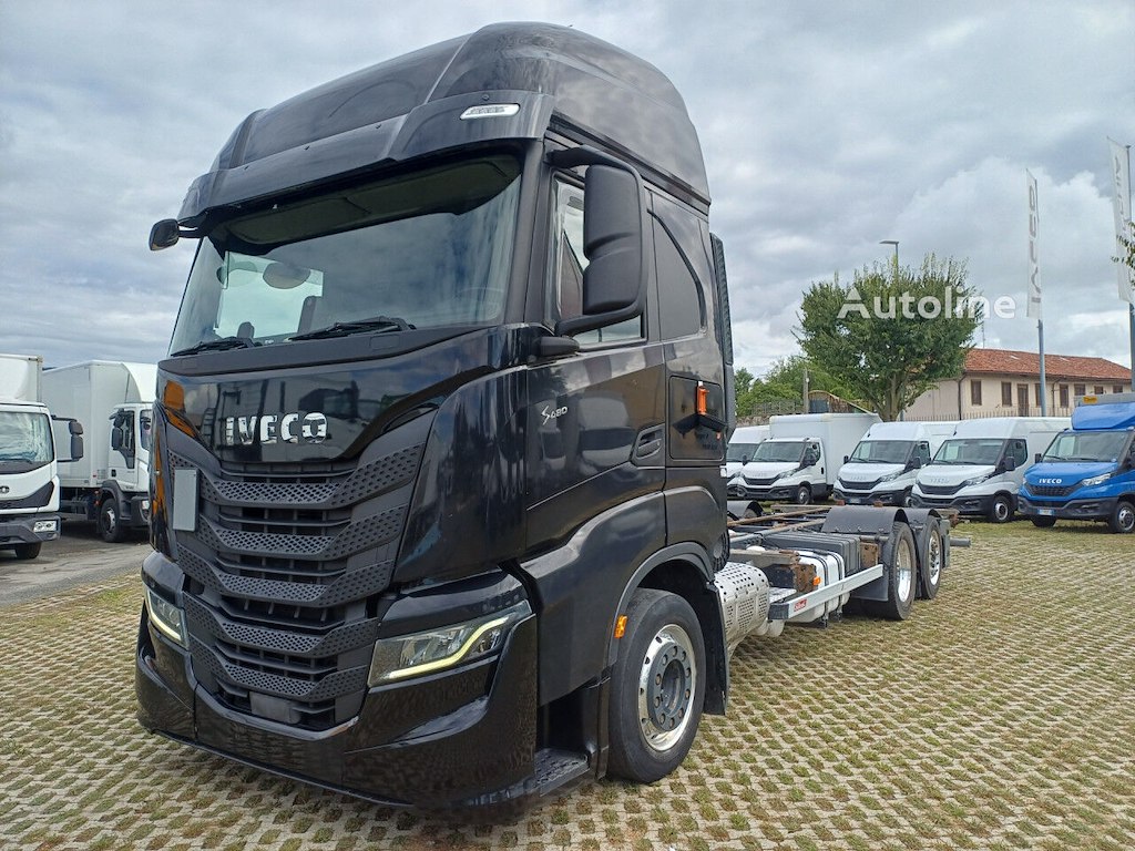 IVECO S-WAY AS260S48Y/FS vozilo za prevoz kontejnera