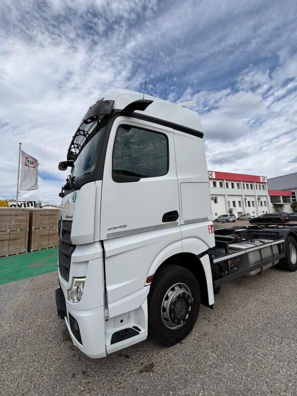 Mercedes-Benz Vehicle Rigid 6x2-2 BDF 7,45 1320 vozilo za prevoz kontejnera
(645775)