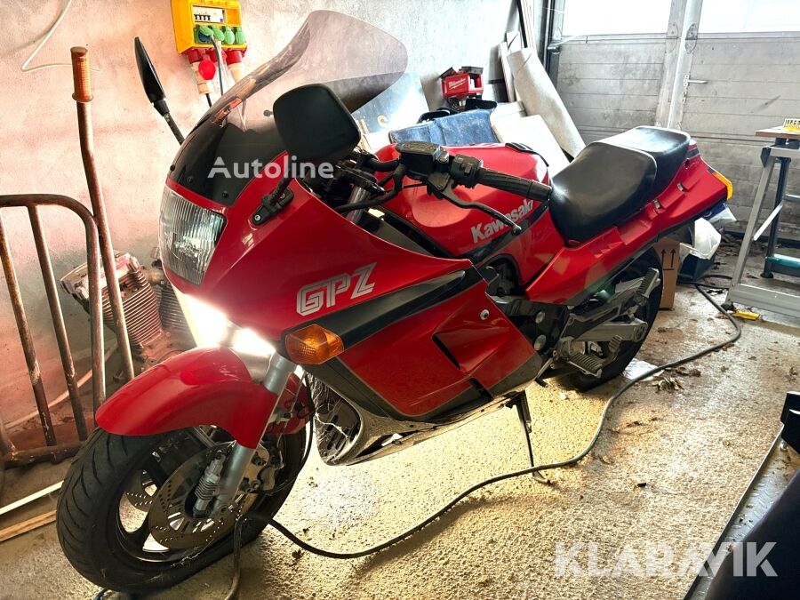 Prodaje se Kawasaki GPZ-R1000 Ninja motocikl na aukciji