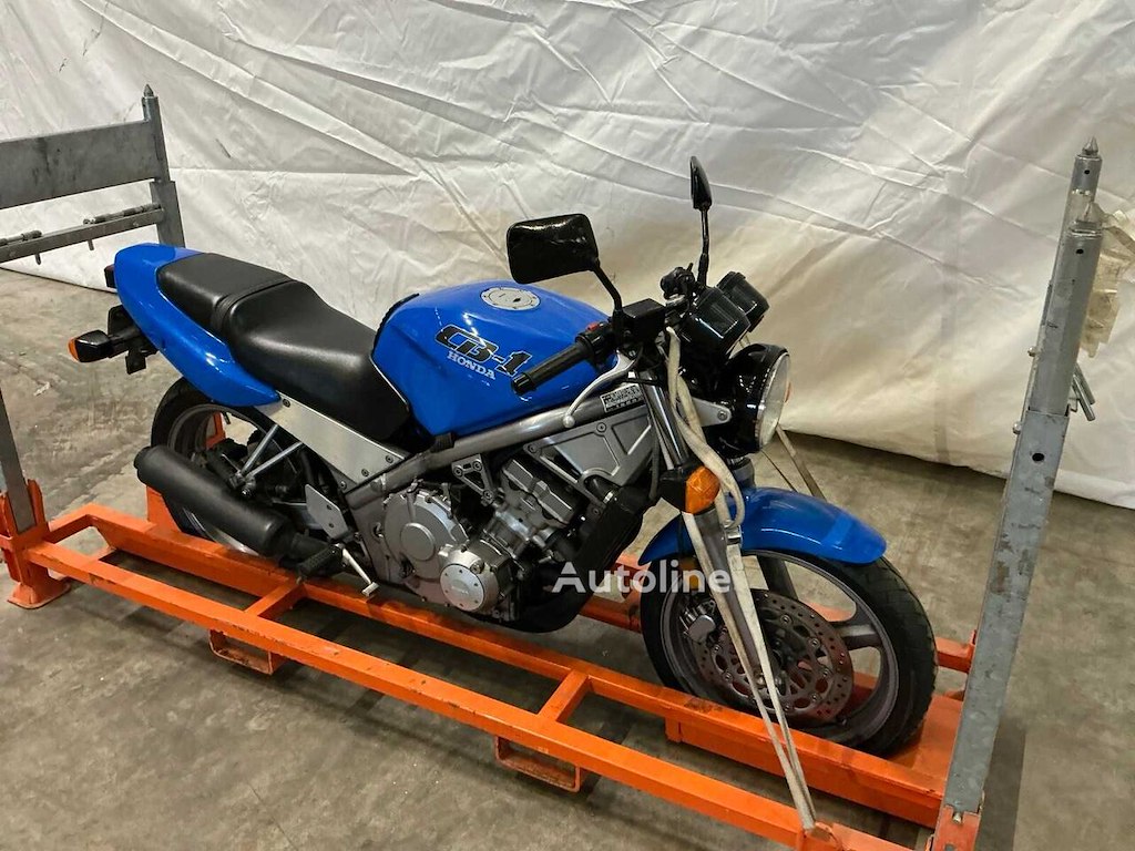 Prodaje se Honda Tour motocikl na aukciji