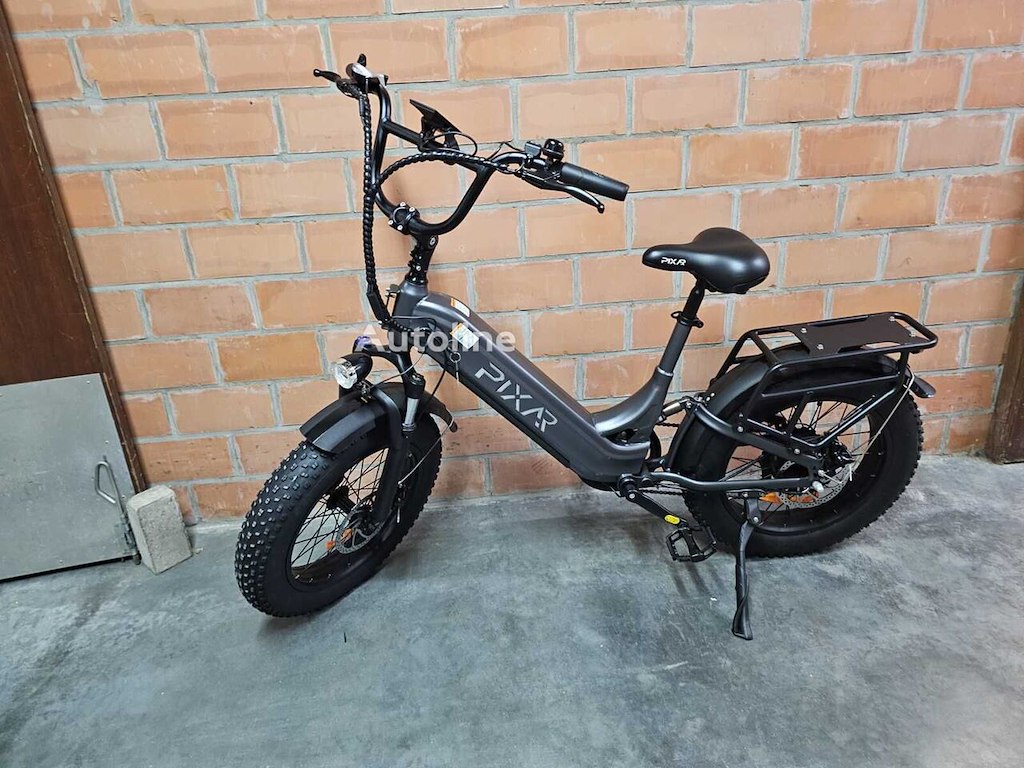 Prodaje se Pixar Ride bicikl na aukciji