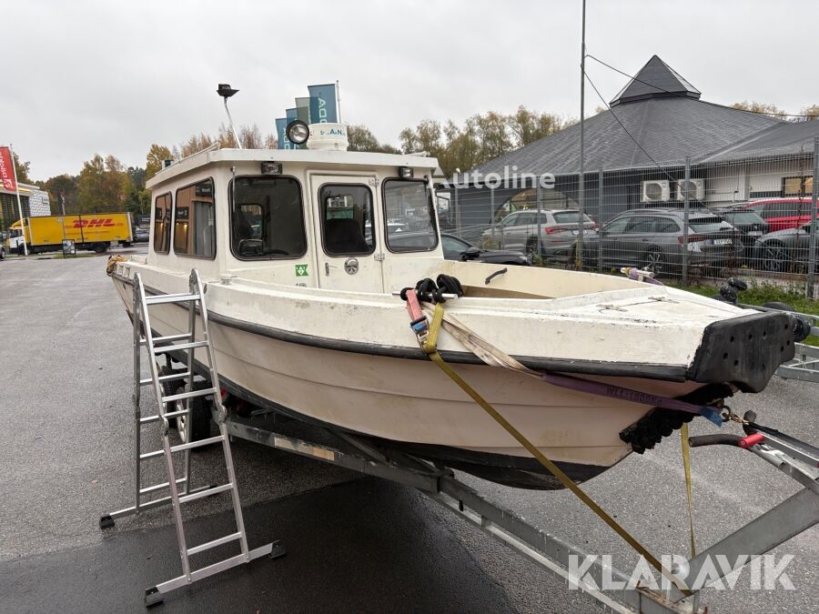Prodaje se Örnvik 670 čamac na aukciji