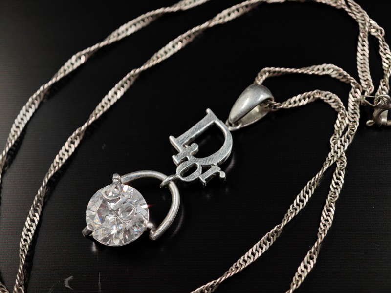 CHRISTIAN DIOR OGRLICA OD PRAVOG SREBRA RRR